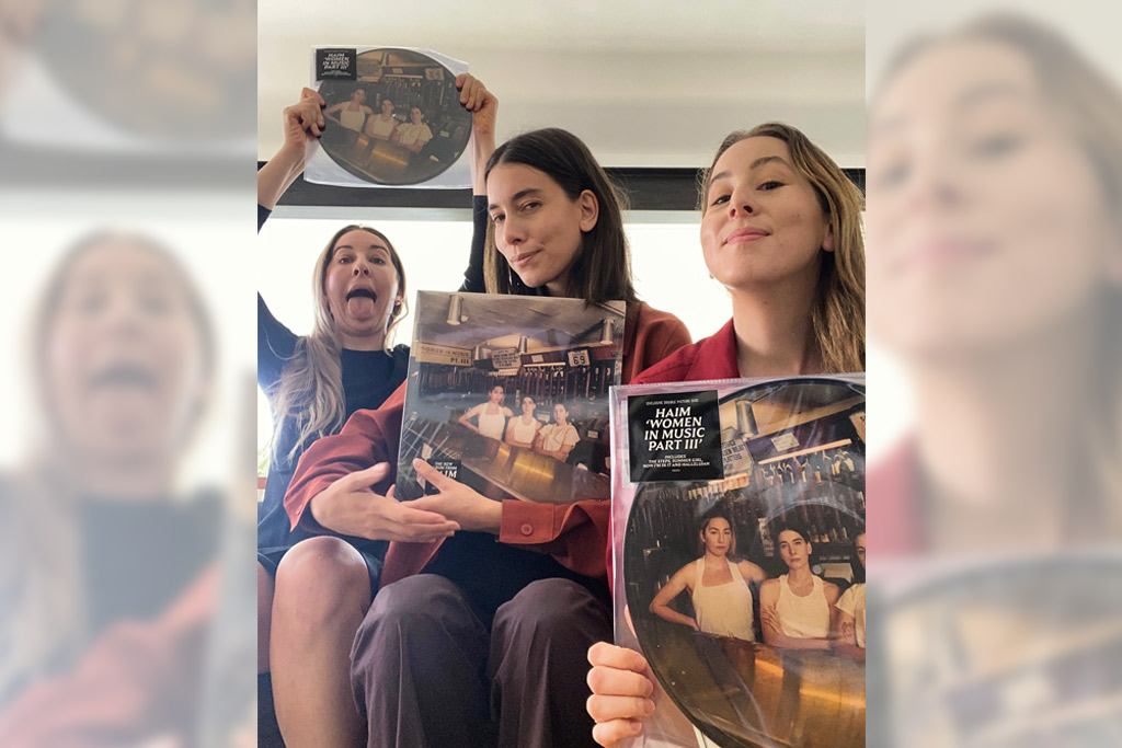 Sibling Trio’s Album Debuts at No 1. In UK Charts - RGVmag