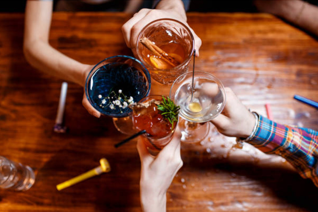 Texas Bars Allowed to Re-Open Next Week - RGVmag